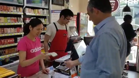 支付宝被青睐?意大利8000辆出租车开通支付宝,引网友热议!