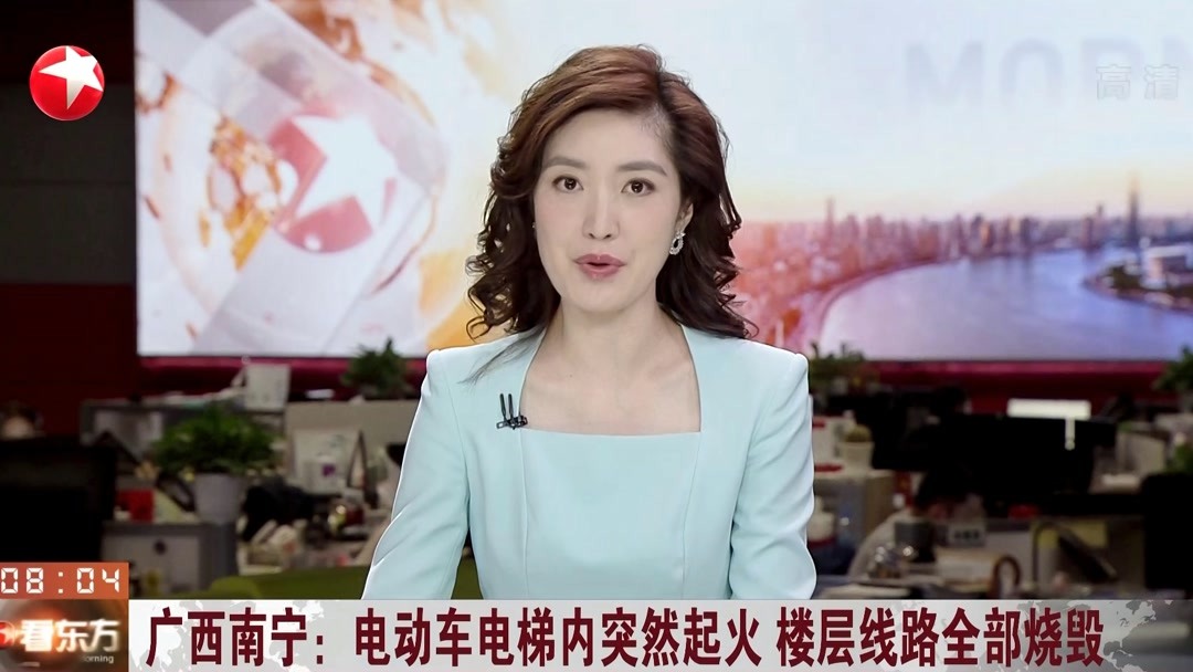 广西南宁:电动车电梯内突然起火 楼层线路全部烧毁