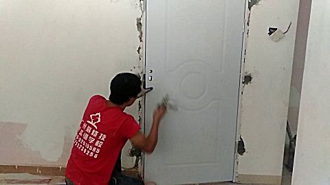 木门安装培训_装锁教学视频