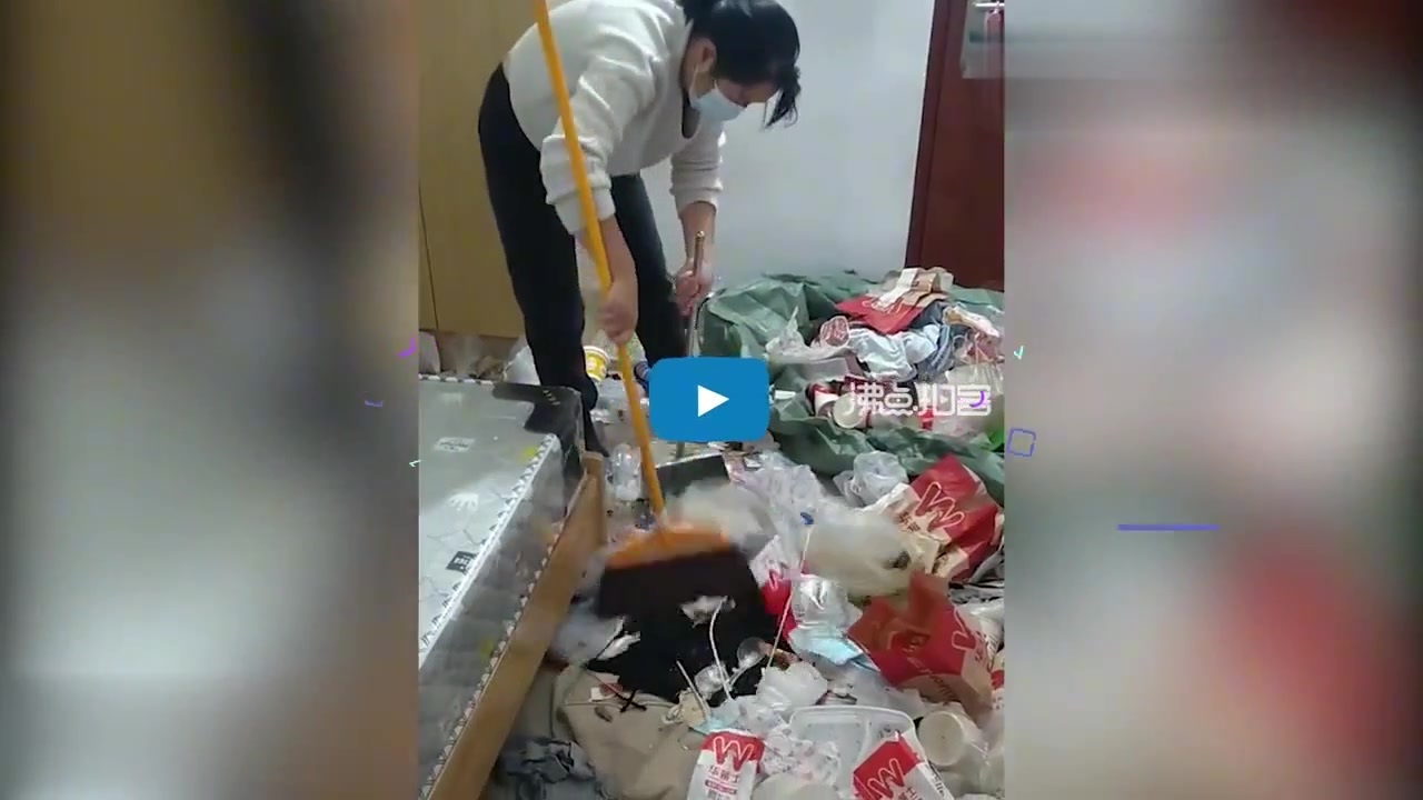女子欠房租留满屋垃圾失联房东崩溃:味道很臭没有保洁愿接单