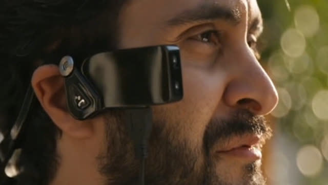 国外发明可穿戴设备,不仅可以帮助盲人"看"世界,还能读书