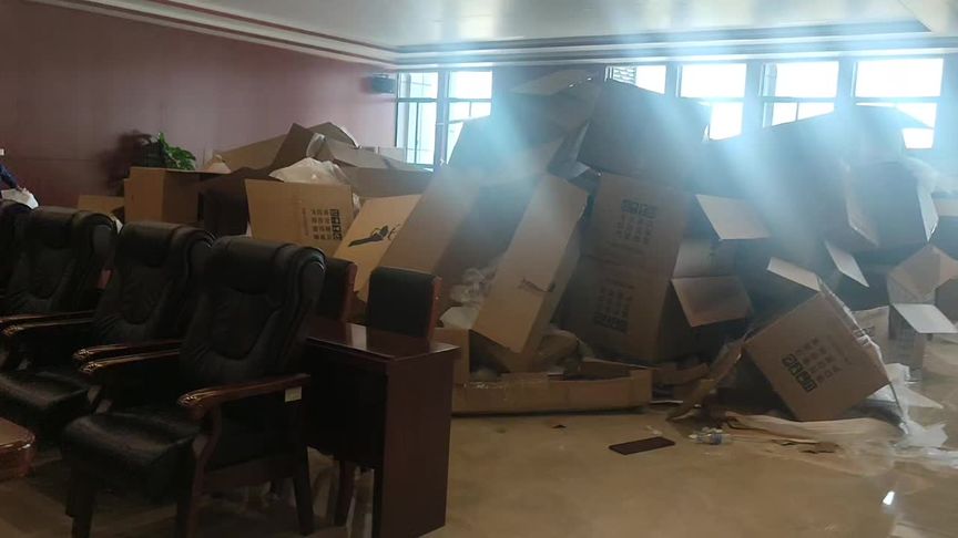 #创作灵感 看看我两天安装好的会议桌和主席台