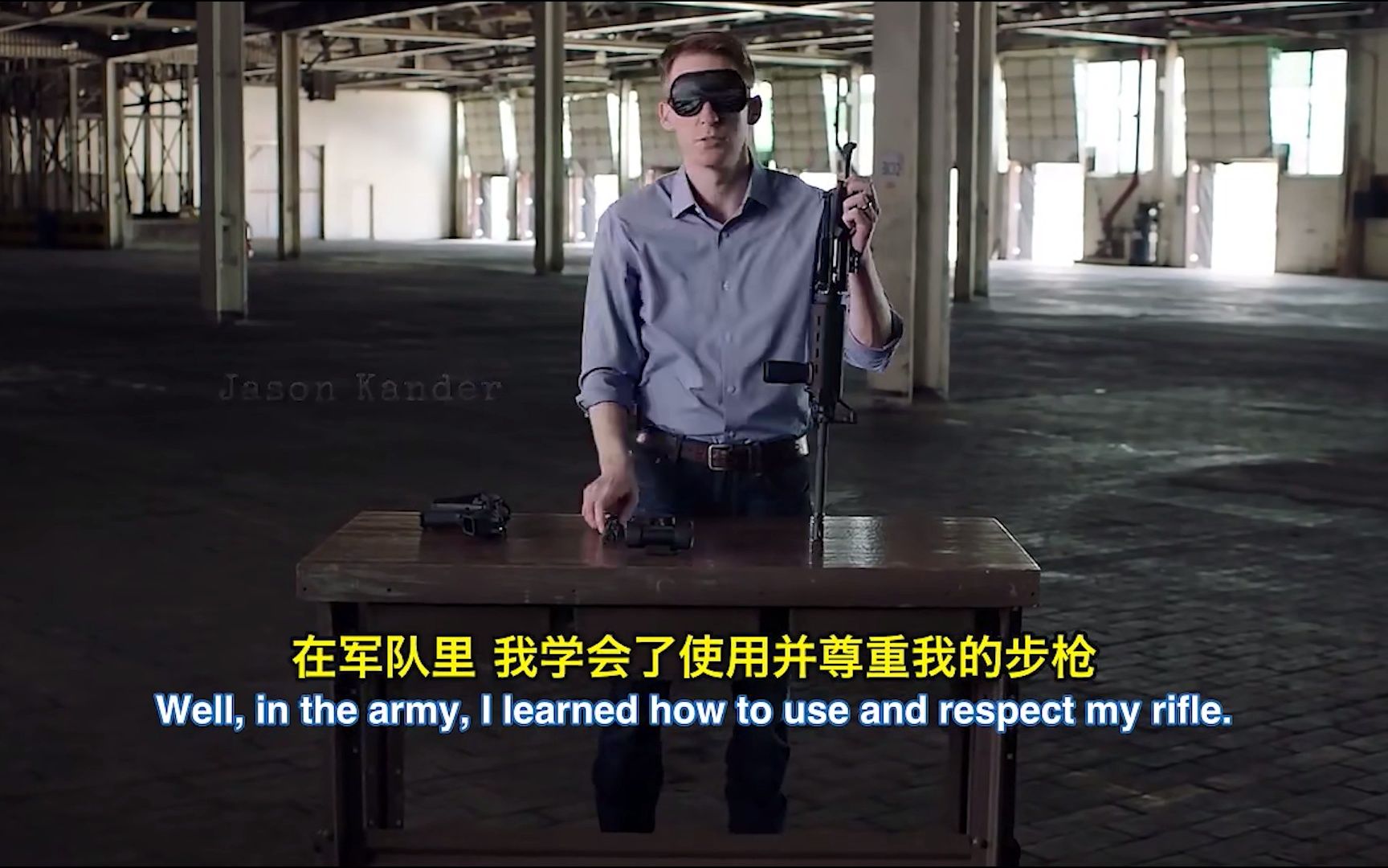 up对话蒙面组装AR-15的神枪手:解密美国枪支文化的幕后推手