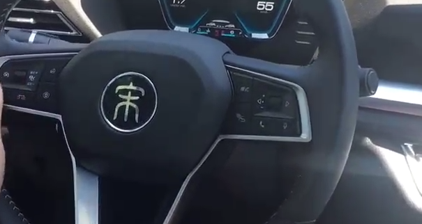 搭载L2级别自动驾驶的比亚迪宋Pro操作起来方便智能好用