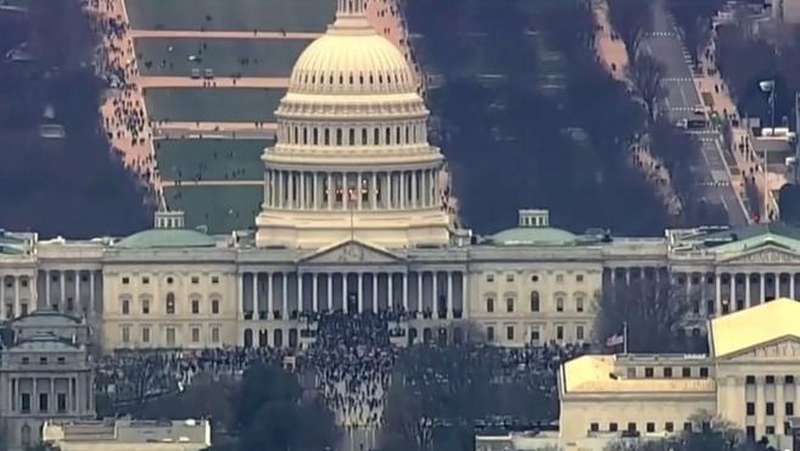 震惊世界 谁该为美国国会“沦陷”负责?
