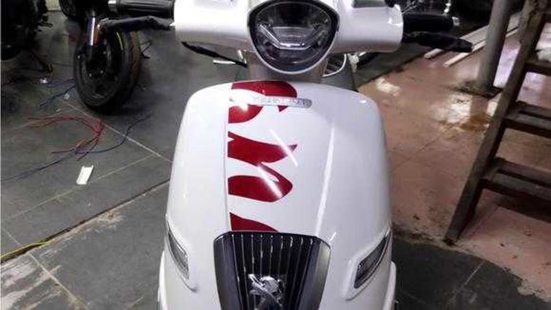 标致摩托:DJANGOLCT.150,时尚复古风格!超高颜值!通勤不错!