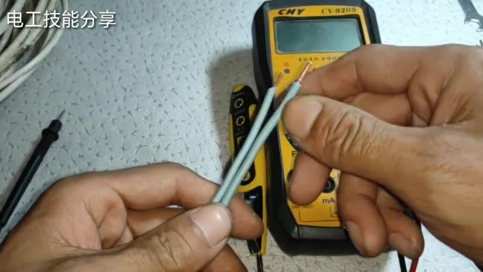 测量电线通断,老电工教了一招,这样测电线通断