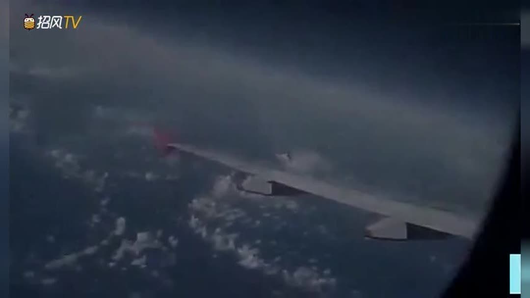 男子拍到空中竟拍到不明飞行物,这到底是什么!