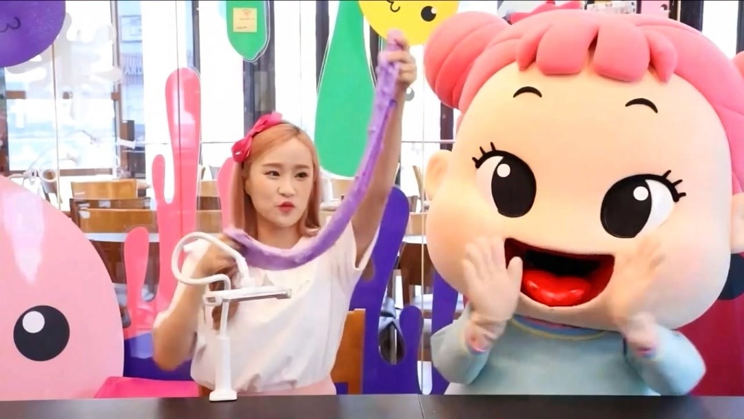 超级好玩的史莱姆,基尼姐姐和基尼基尼一起玩!