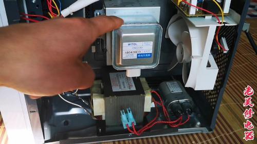 微波炉上的核心元件磁控管,如何判断好坏呢?其实只需两步就可以