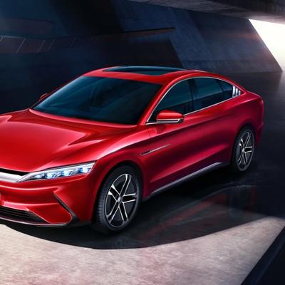 3月29日,比亚迪发布刀片电池,它是比亚迪旗下的弗迪电池最新开发生产...