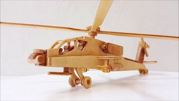 DIY|老外用木板制作了一架阿帕奇直升机模型,别说,还挺酷的!