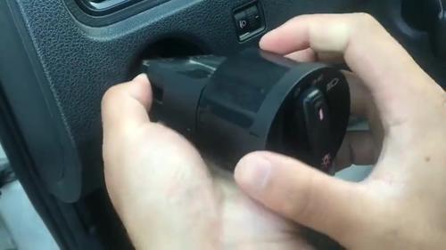 大众车换个开关实现自动大灯,效果棒棒的,你要不要也试试啊!