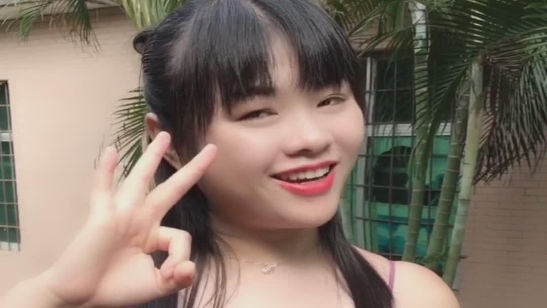 A是B的哥哥,C是D的哥哥,D是A的父亲,那么请问C是B的什么人?