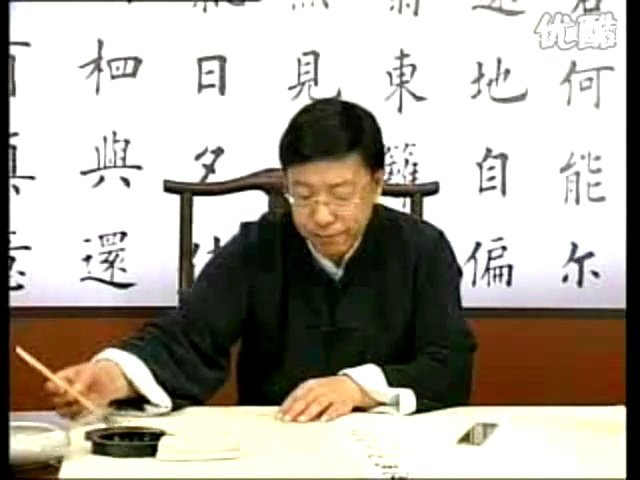 如何引导小学一年级新生遵守课堂纪律