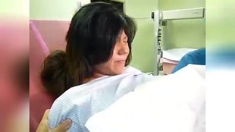 孕妇产房自然分娩全过程,母亲好伟大