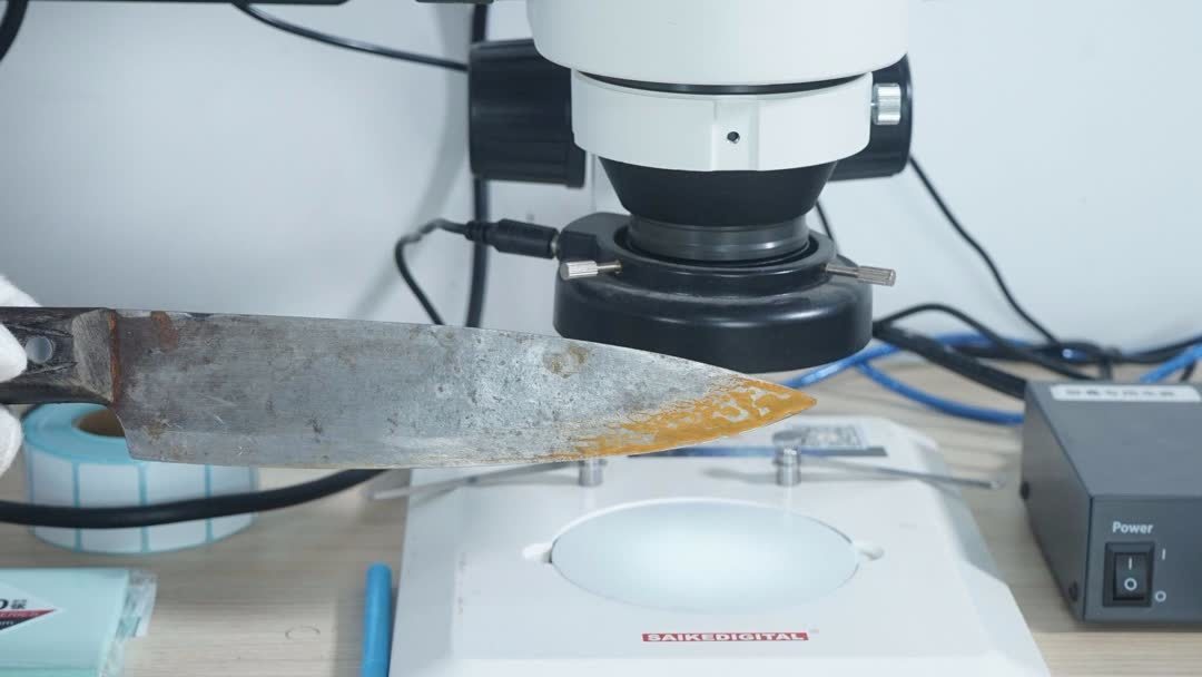 铁锈也可以做中药?小伙把它放在显微镜下一探究竟