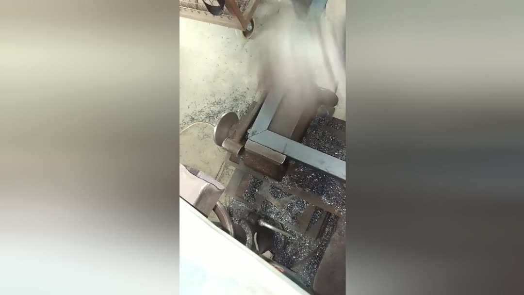 最简单的角铁90度折弯。