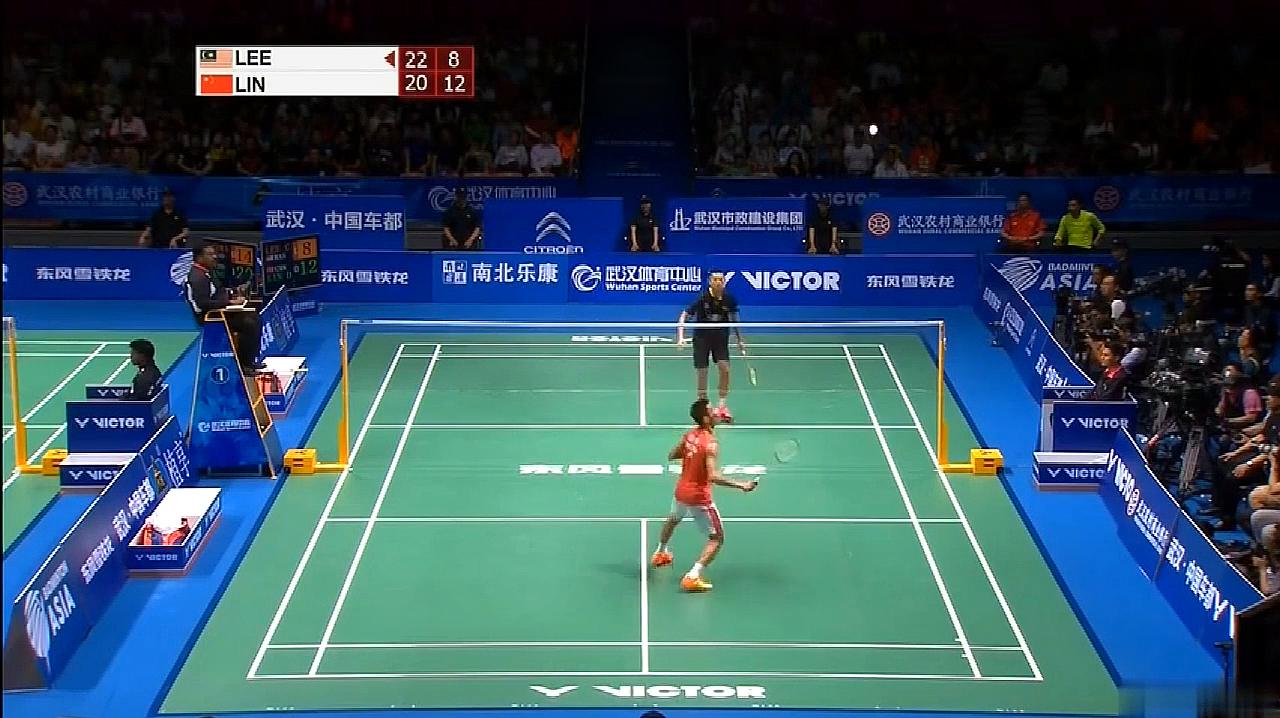 羽毛球还能这样打?林丹VS李宗伟,超级丹这操作看得我人傻了