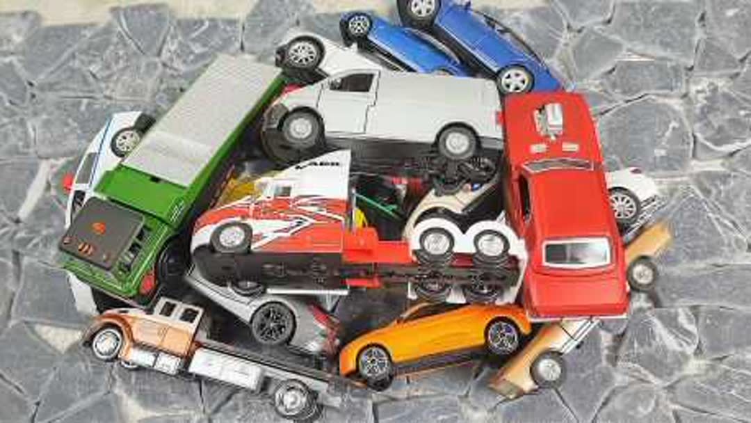 16款模型小汽车赛车玩具