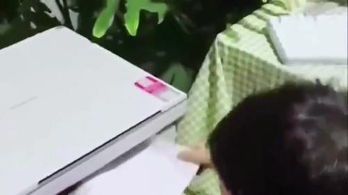 小外甥刚学会使用打印机,一起看看他是如何操作的吧