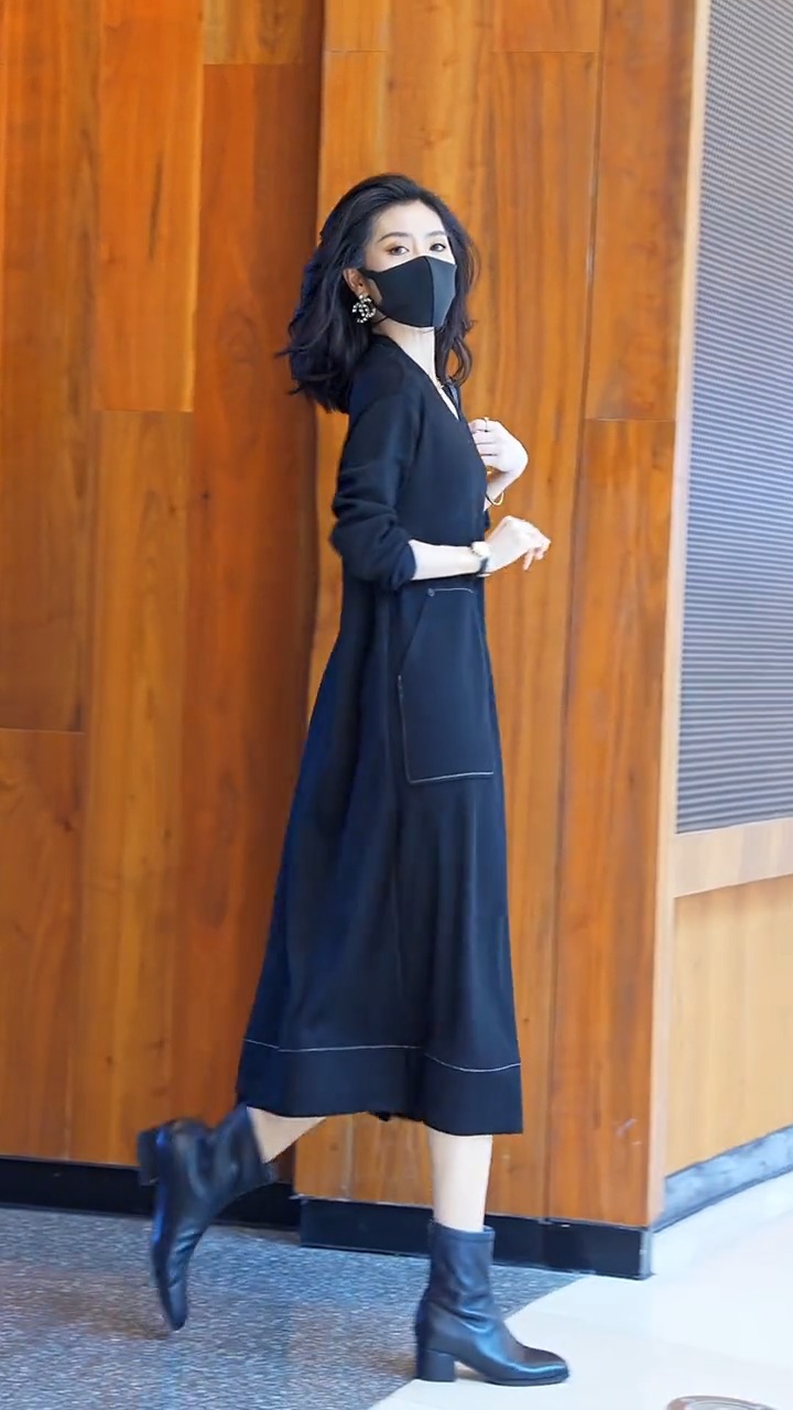 一个人变老的标志不是年龄,也不是外表,任何时候都不要放弃自己. #显...