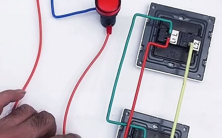 插座拔了还是漏电是什么原因