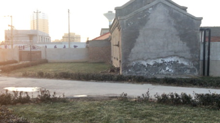 390227石家庄辛集火车站旁边厕所早上六点的太阳(向东北