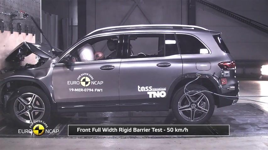 奔驰GLB碰撞测试 豪华家用车