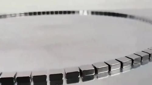 这难道就是磁悬浮列车的原理