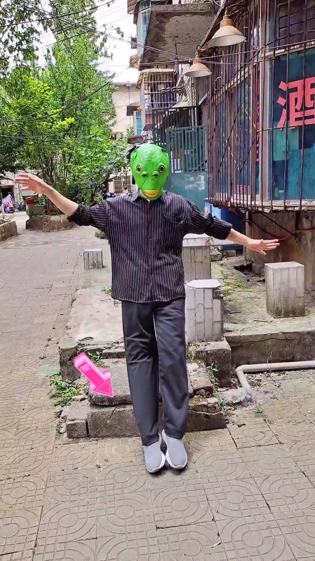 十秒钟教会你不需要借助道具的人体悬浮魔术魔术魔术教学