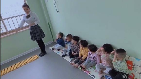 0～3岁是感统训练的基础期,3～6岁是感统训练的黄金期。