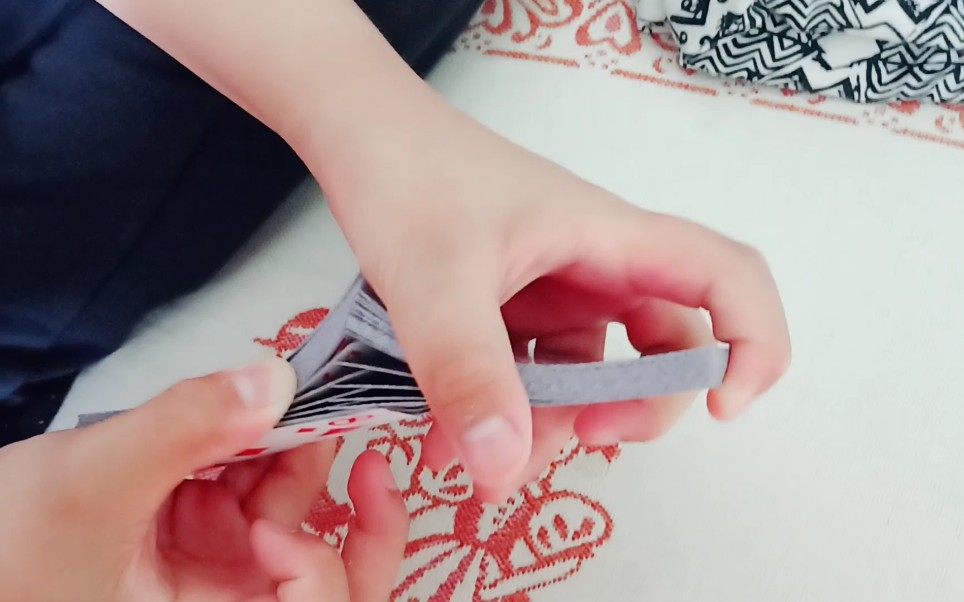 纸牌花式完美洗牌教学