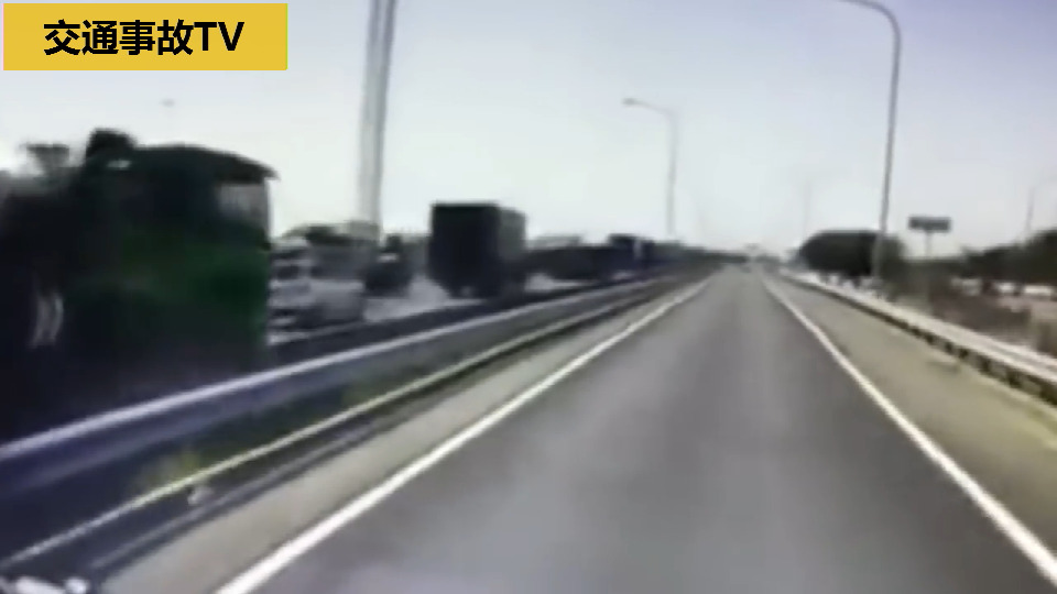 大货车刹车失灵,造成严重事故!