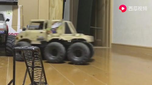 田宫的越野车模型,也来试一试单边桥!