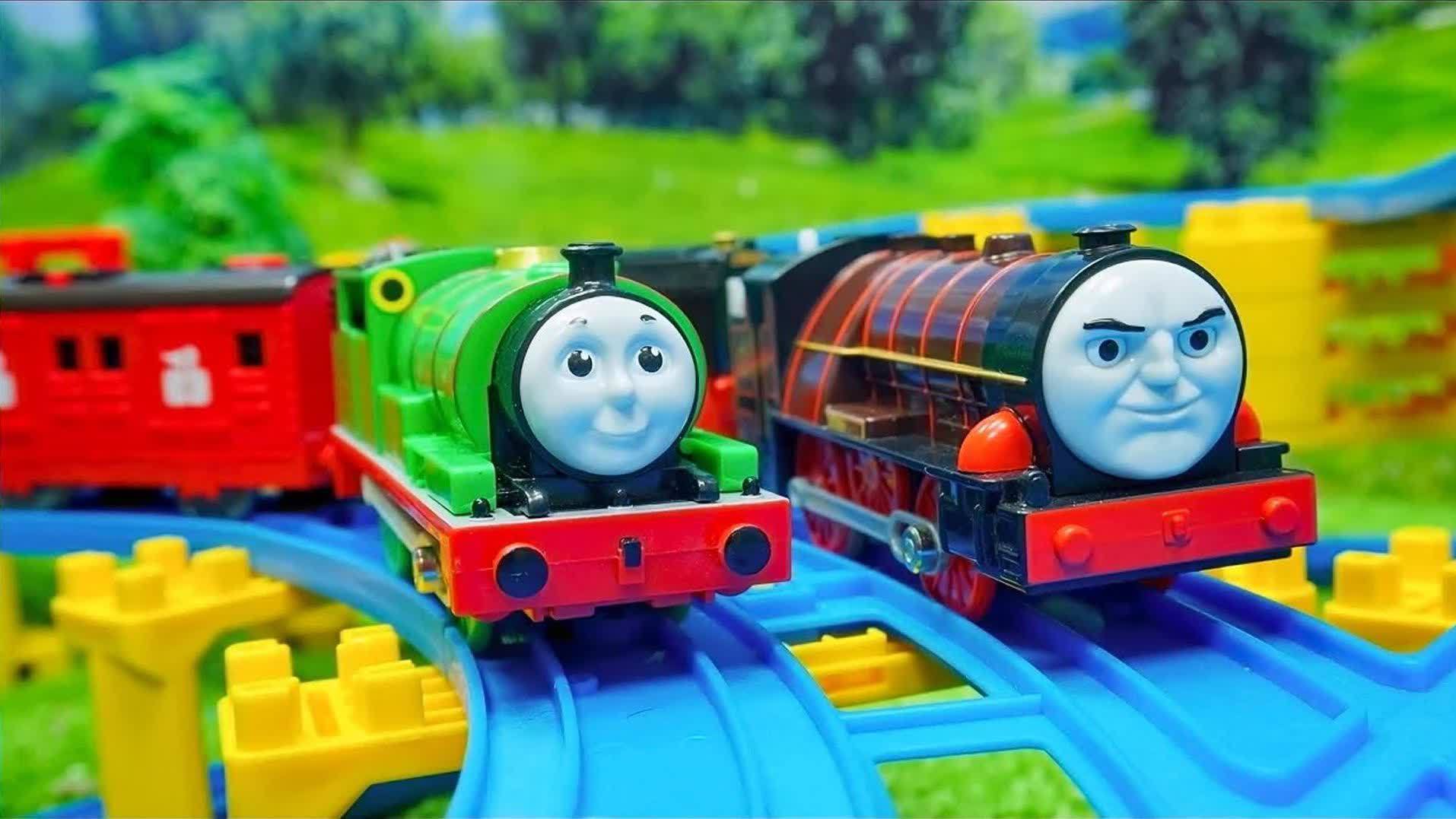 汽车动画片:托马斯火车比赛,半路没油了怎么办?