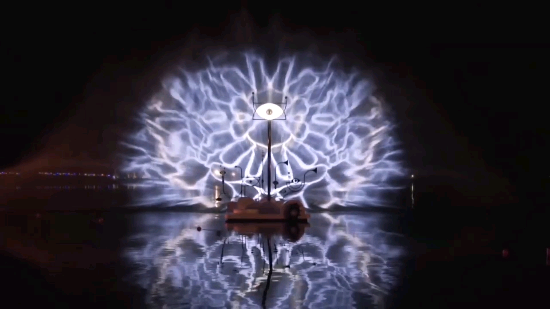 喷泉水幕投影就是这么玩 | 创意互动装置