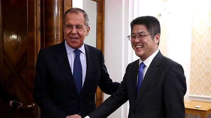 中俄关系到底怎么样?我外交部副部长两句话回应,赢得满堂喝彩