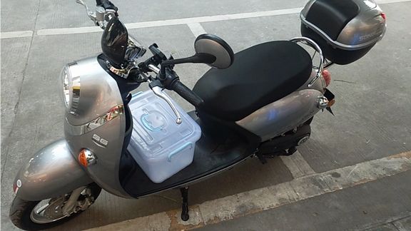 准备跑外卖,花了1650元加一部新国标新电动车置换这部车