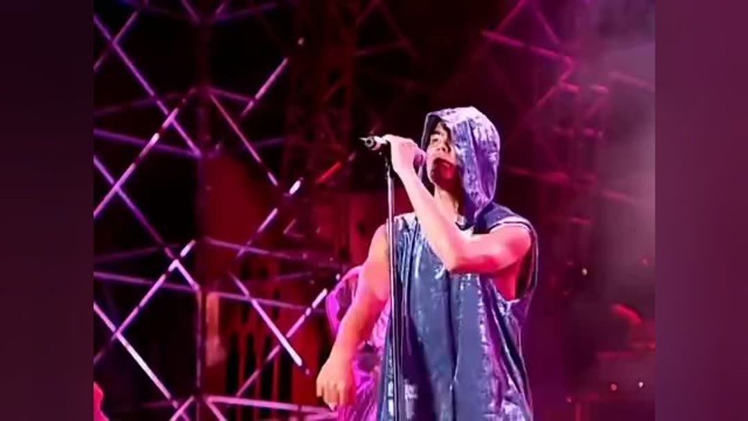 【高清完整版】周杰伦2002 The One演唱会 2002 The One演唱会