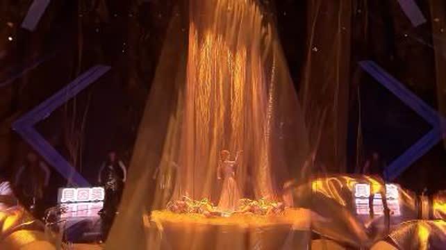 "埃及艳后"登台,一段肚皮舞瞬间点燃全场,太漂亮了丨...