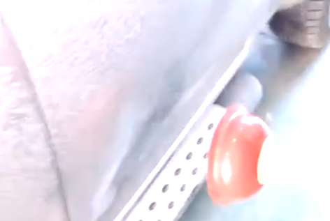 车门凹陷该如何修复?用它非常方便!