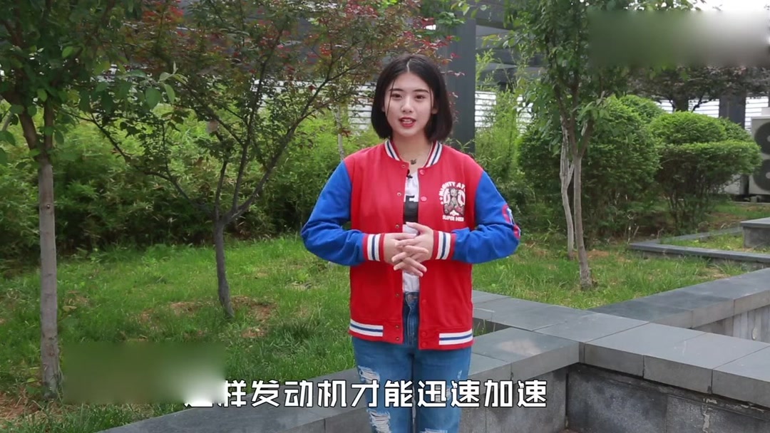 开自动挡汽车,如何加速和超车?别再傻傻的踩油门,这样操作才轻