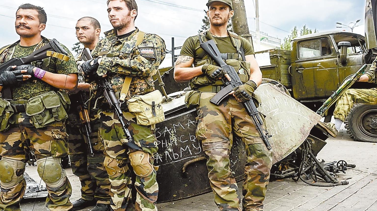 动武征兆已现?乌总统三喊求和未见回应,美:普京在下一盘大棋