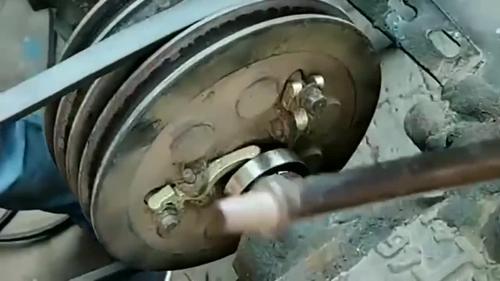 正确调整离合器是这样的,来看看山东师傅的这个办法,你们以前是不是从来不知道呀