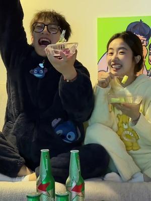两个不同的人相互碰撞 产生爱意 才是最有意思的#情侣日常 #婚后生活 ...