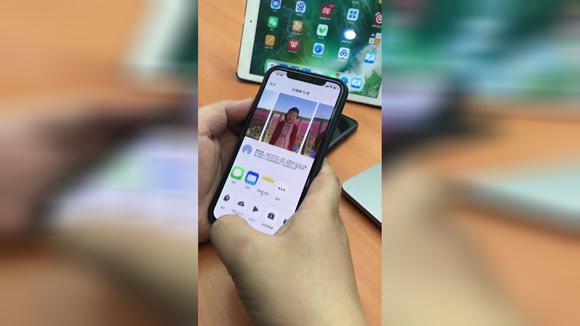 龙哥教大家一个小技巧,怎样用苹果手机一秒互传照片