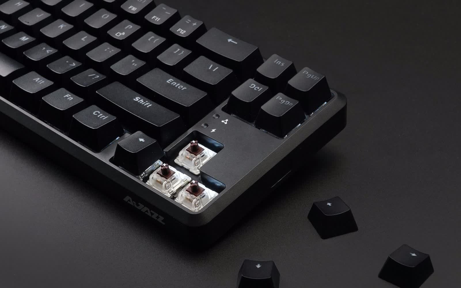 差不多就是白送一个蓝牙无线模块,黑爵K680T开箱