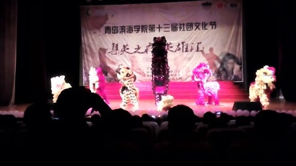 有继承,有发展!大学校园里的舞狮表演让人倍感欣慰