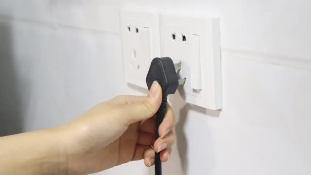 抄表员偷偷告诉我,家里4种电器用完记得拔